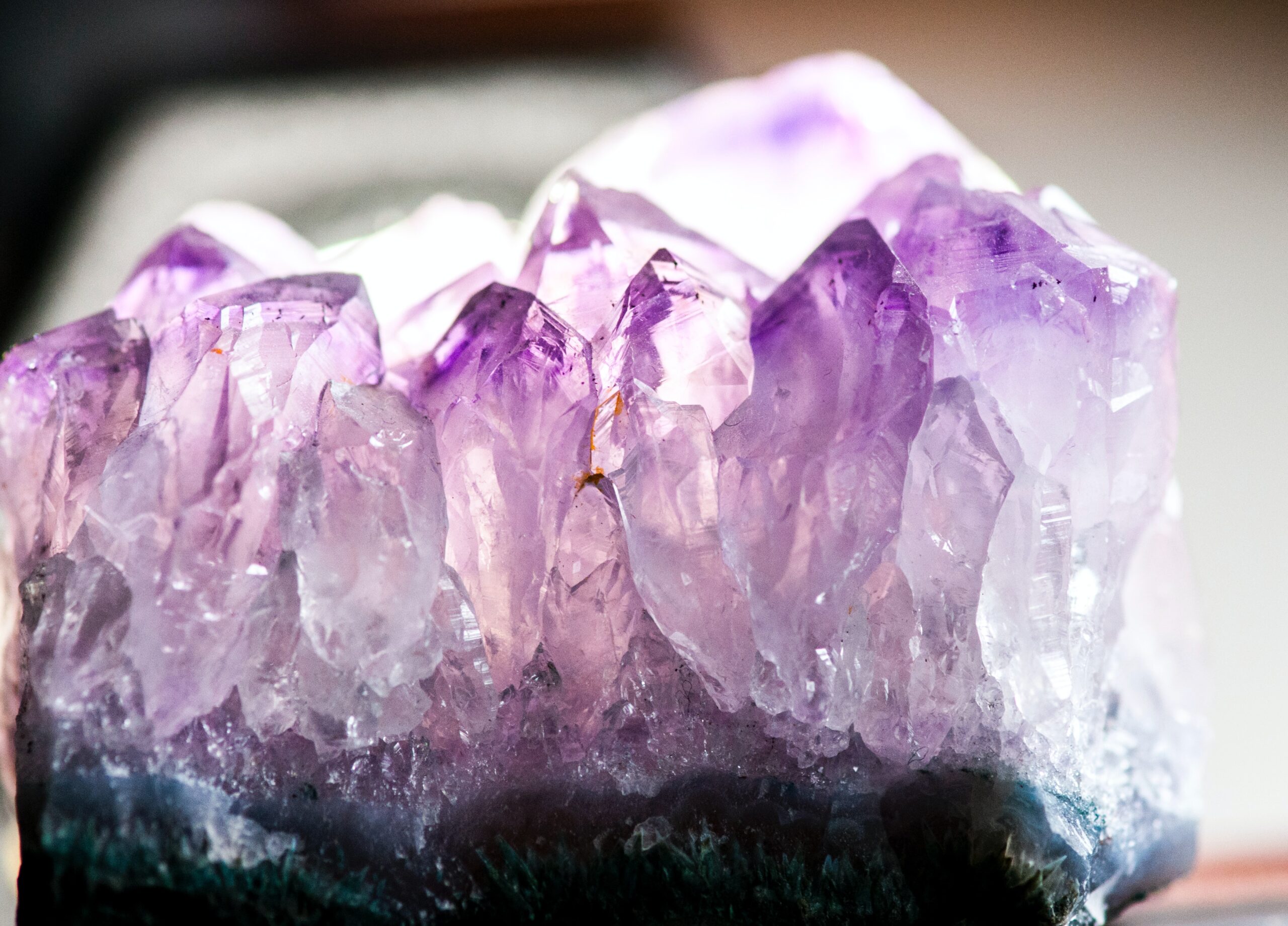 Amethyst Healing Properties, Meanings, and Uses - L'energia delle ...